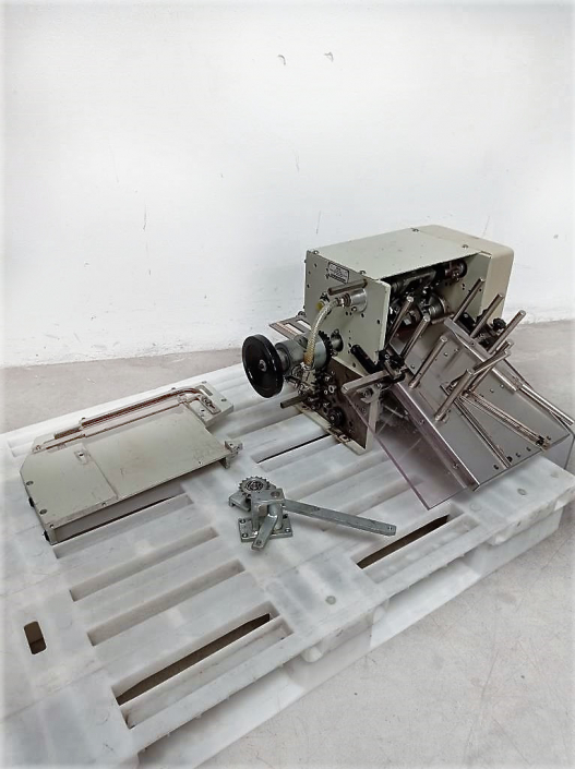 LEAFLET FOLDING MACHINE – GUK – MOD. GUK MOD. FA 21/4 CARTONAC 81 (COD ...
